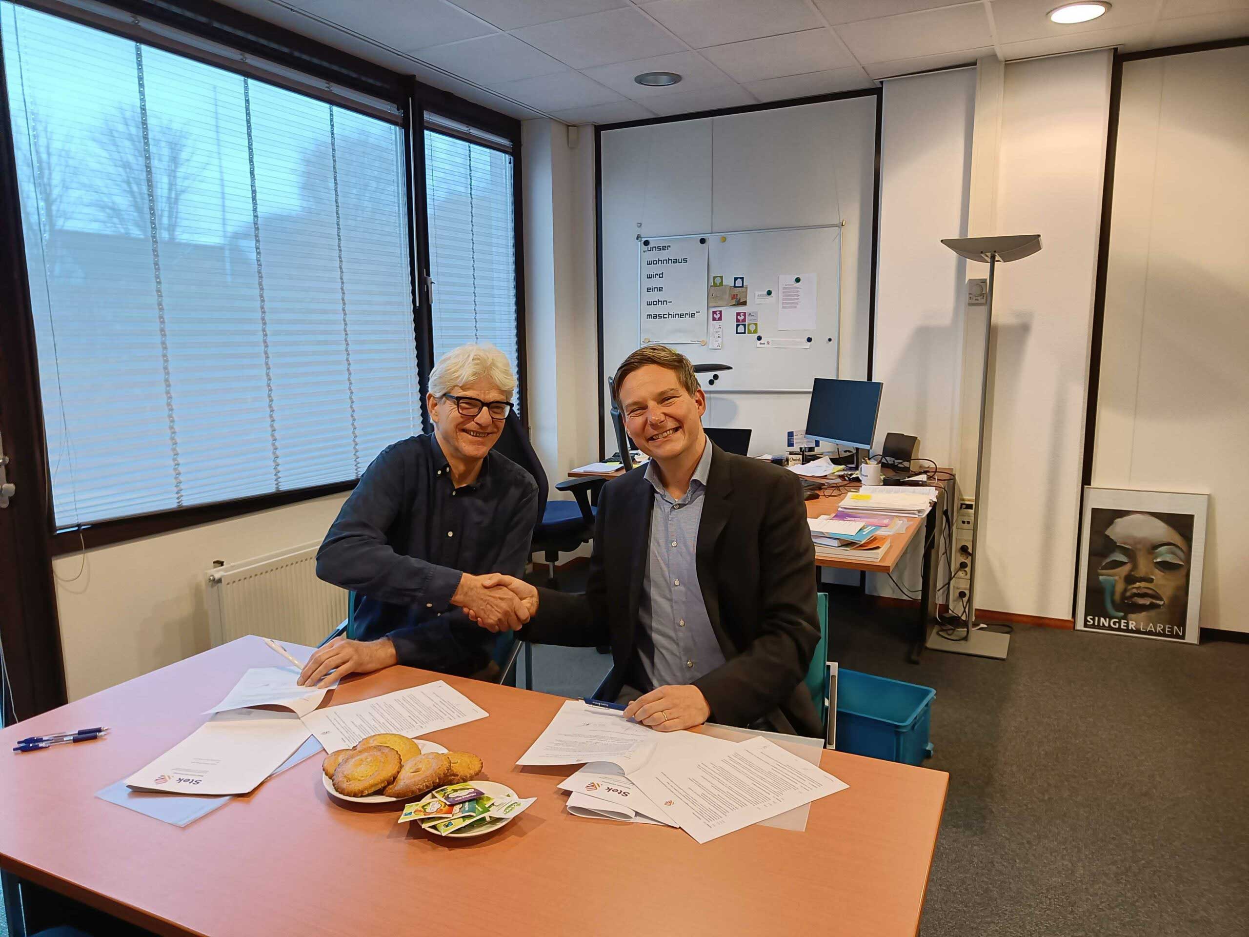 Ecorus versorgt alle Häuser von Stek mit Solarstrom. - Ecorus